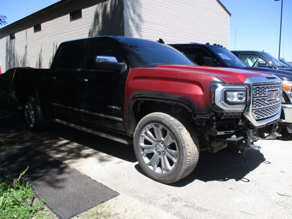 rebuildable cars for sale | wrecked Corvettes | salvage title vehicles